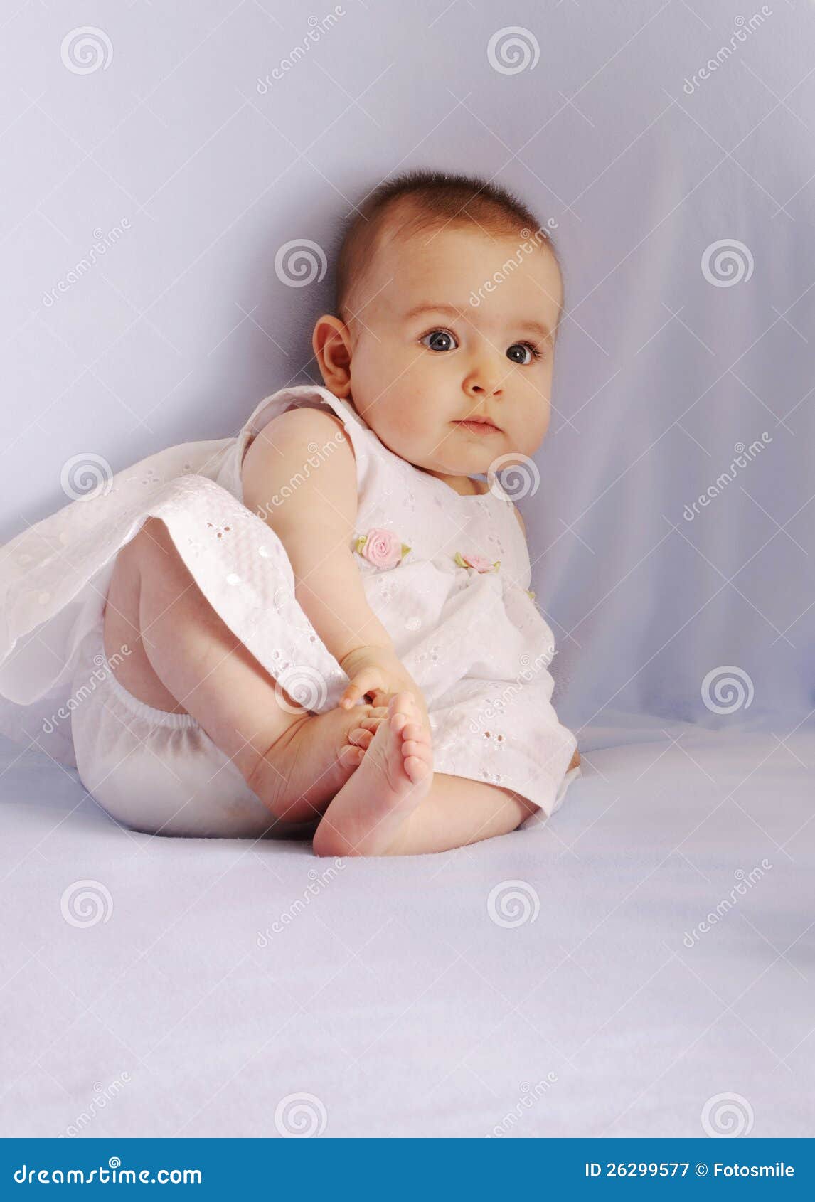 Bebé adorable imagen de archivo. Imagen de riéndose, ojos - 26299577