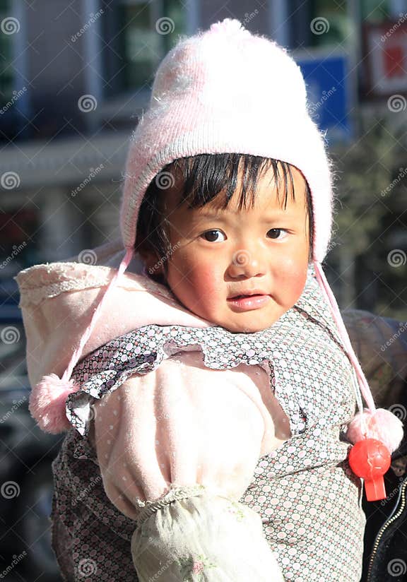 Bebé chino fotografía editorial. Imagen de manera, pelo - 35327987