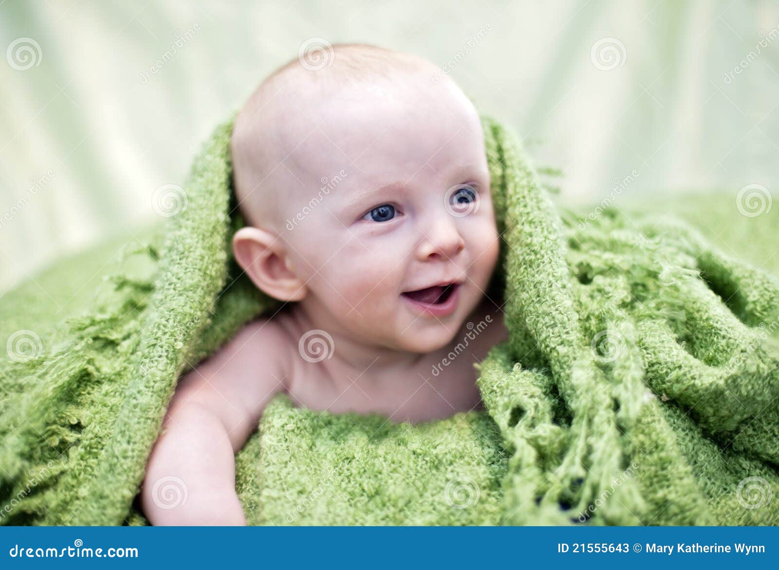 Bebé de risa imagen de archivo. Imagen de newborn, seda - 21555643
