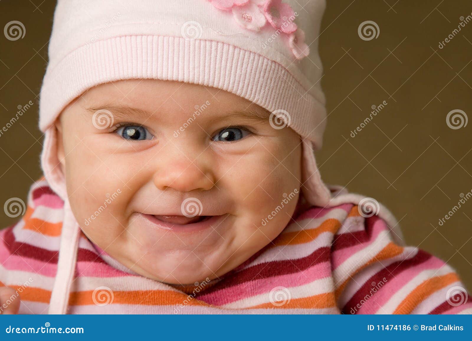 Bebé feliz foto de archivo. Imagen de alineada, acogedor - 11474186