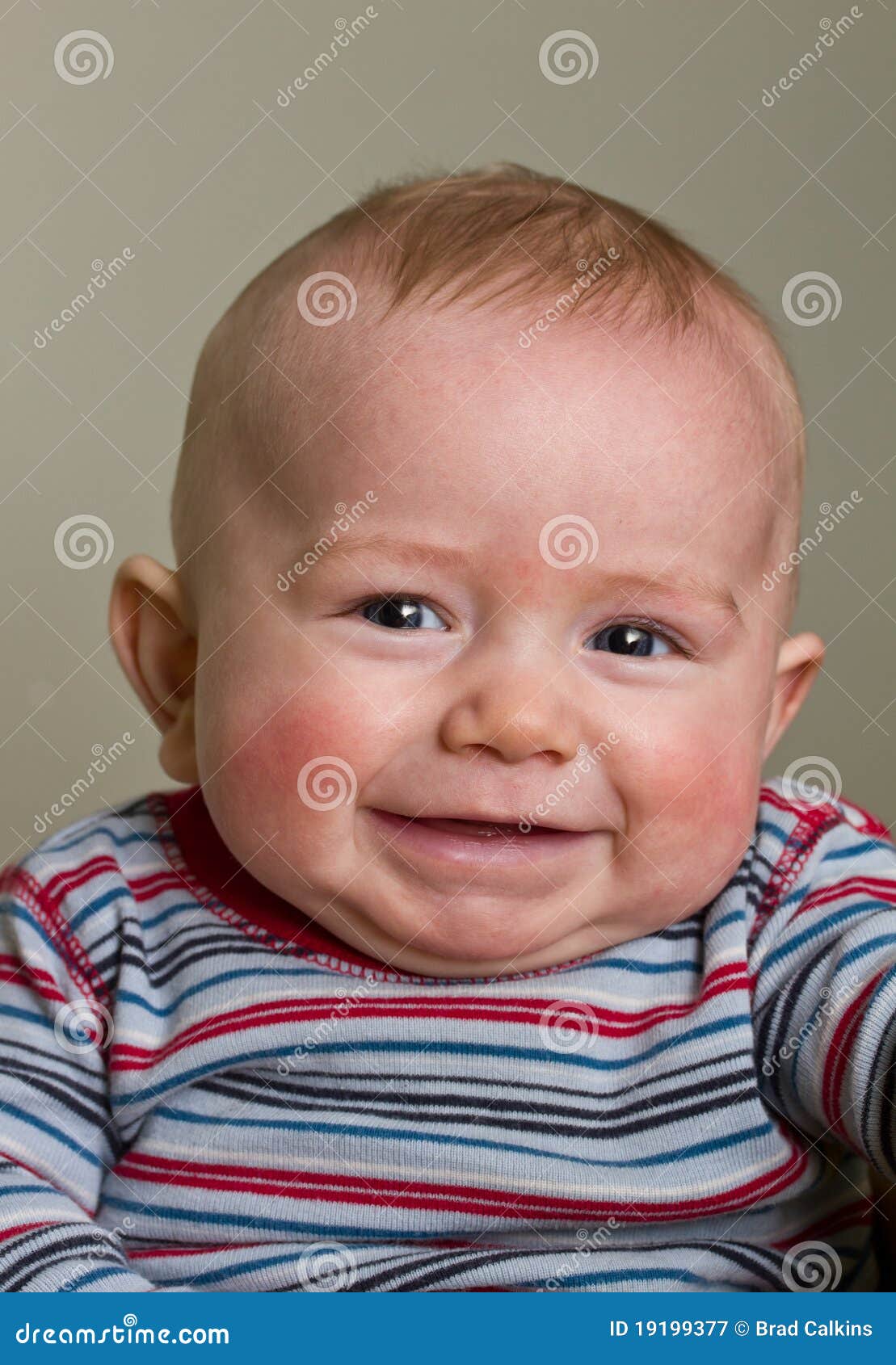 Bebé feliz imagen de archivo. Imagen de dulce, feliz - 19199377