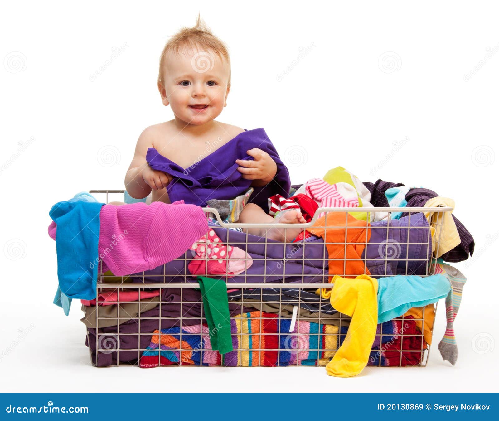 Bebé feliz con ropa imagen de archivo. Imagen de conjunto - 20130869