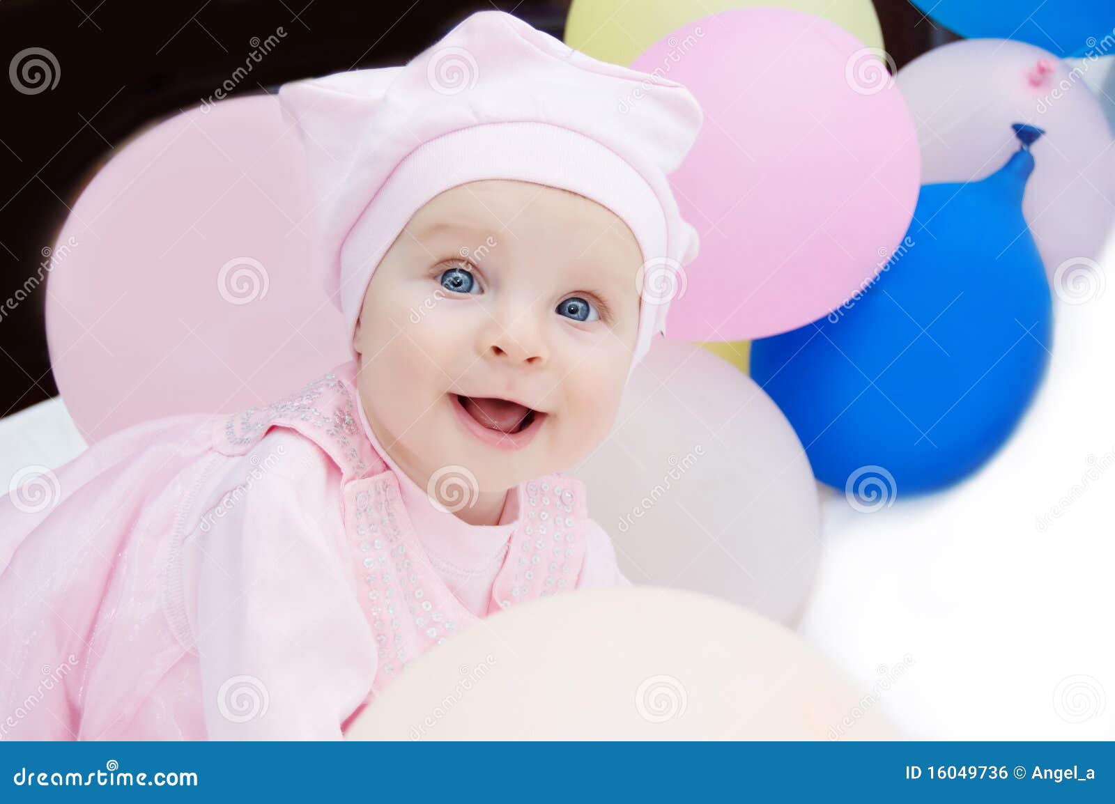 Bebé Na Cor-de-rosa Com Balões Foto de Stock - Imagem de doce ...