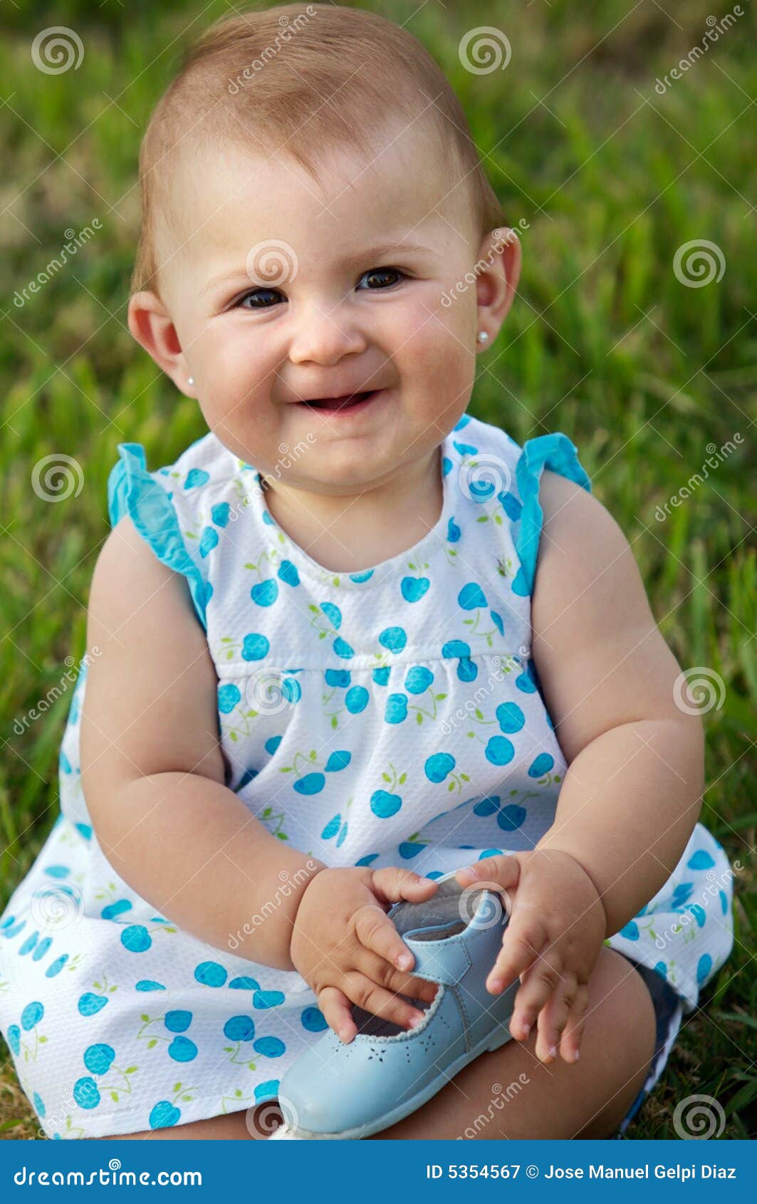 Bebé pequeno imagem de stock. Imagem de cena, olho, fofofo - 5354567