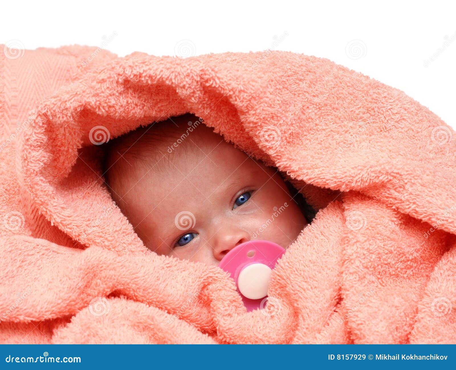 Bebé Recién Nacido Con El Soother Imagen de archivo - Imagen de ...