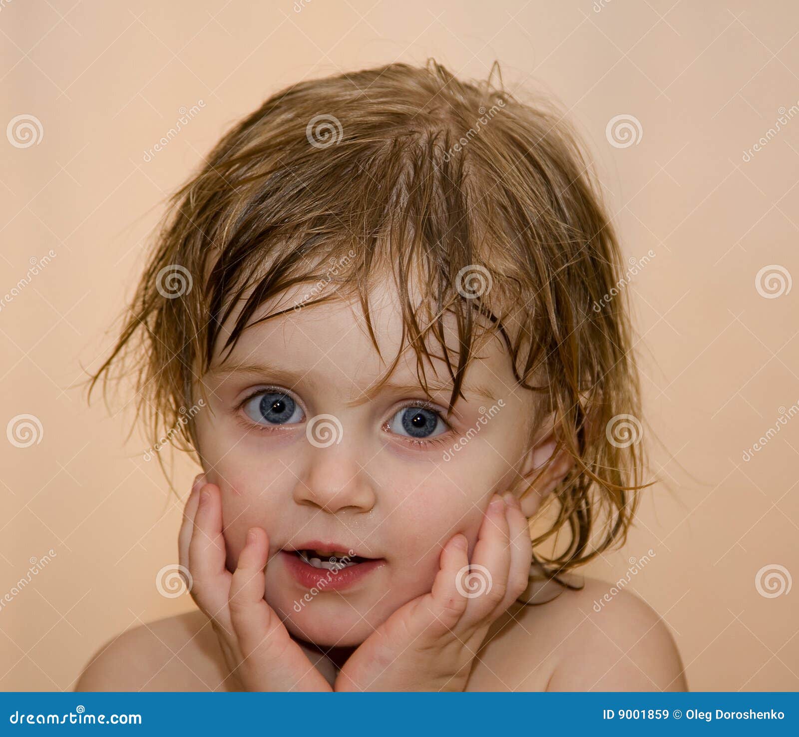 Bebé sonriente imagen de archivo. Imagen de expresivo - 9001859