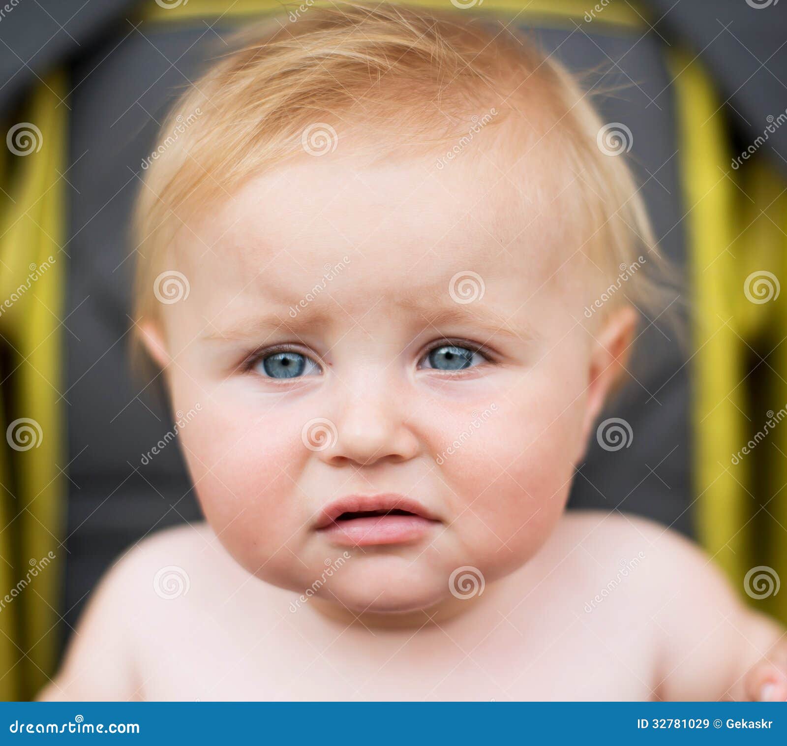 Bebé triste imagen de archivo. Imagen de hijo, vida, dolor - 32781029