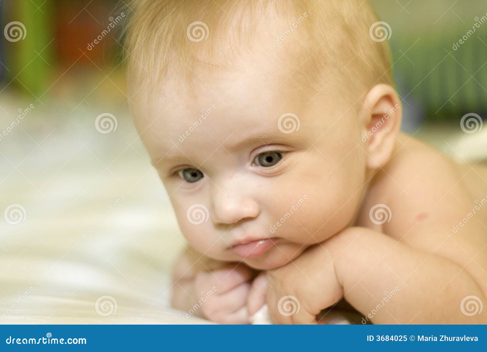 Bebé triste imagen de archivo. Imagen de fatiga, triste - 3684025
