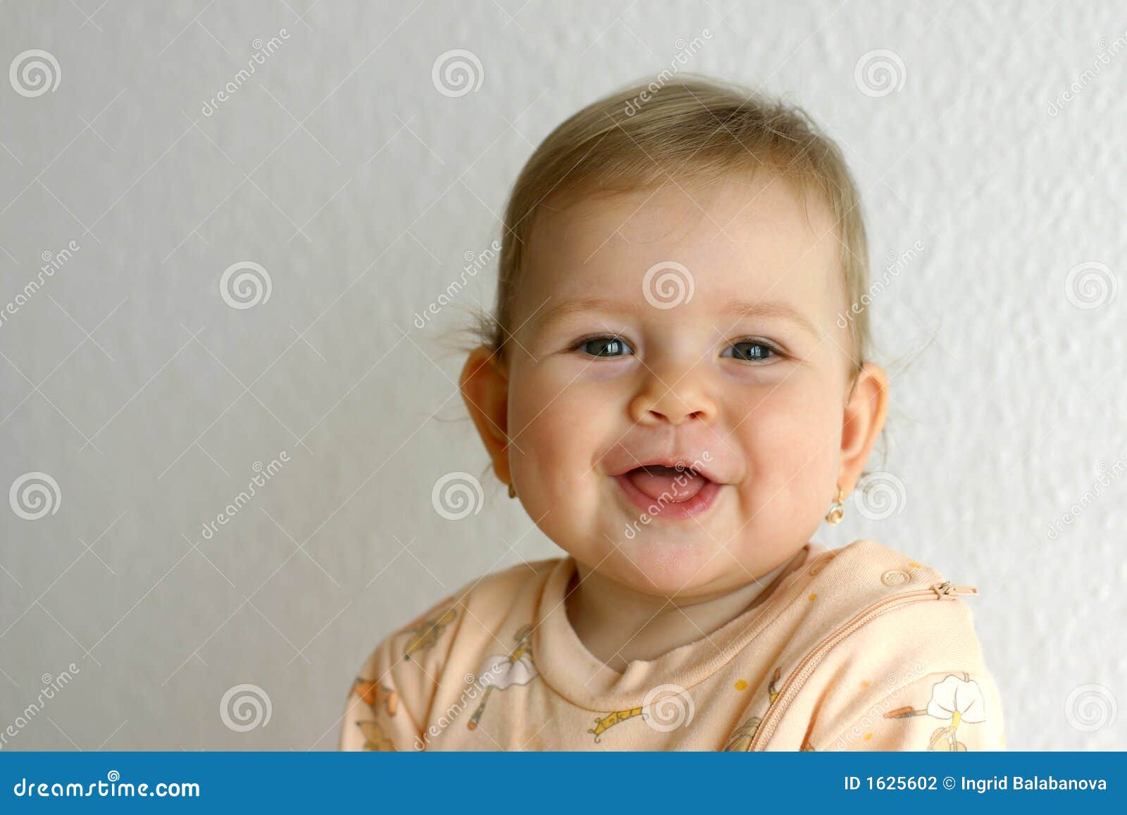 Bebê de riso foto de stock. Imagem de sorte, sincero, bebê - 1625602