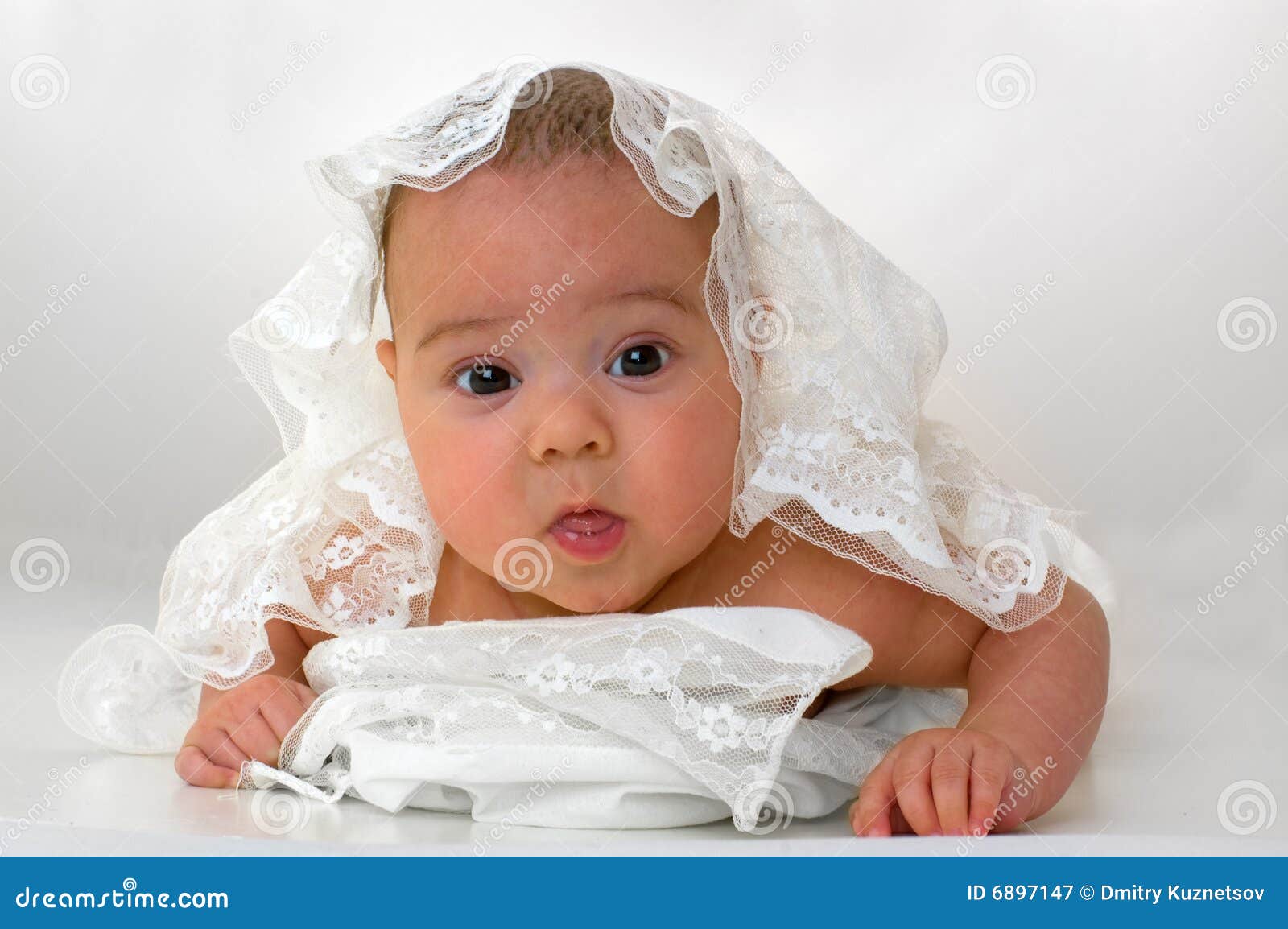 Bebê pequeno imagem de stock. Imagem de bonito, menina - 6897147