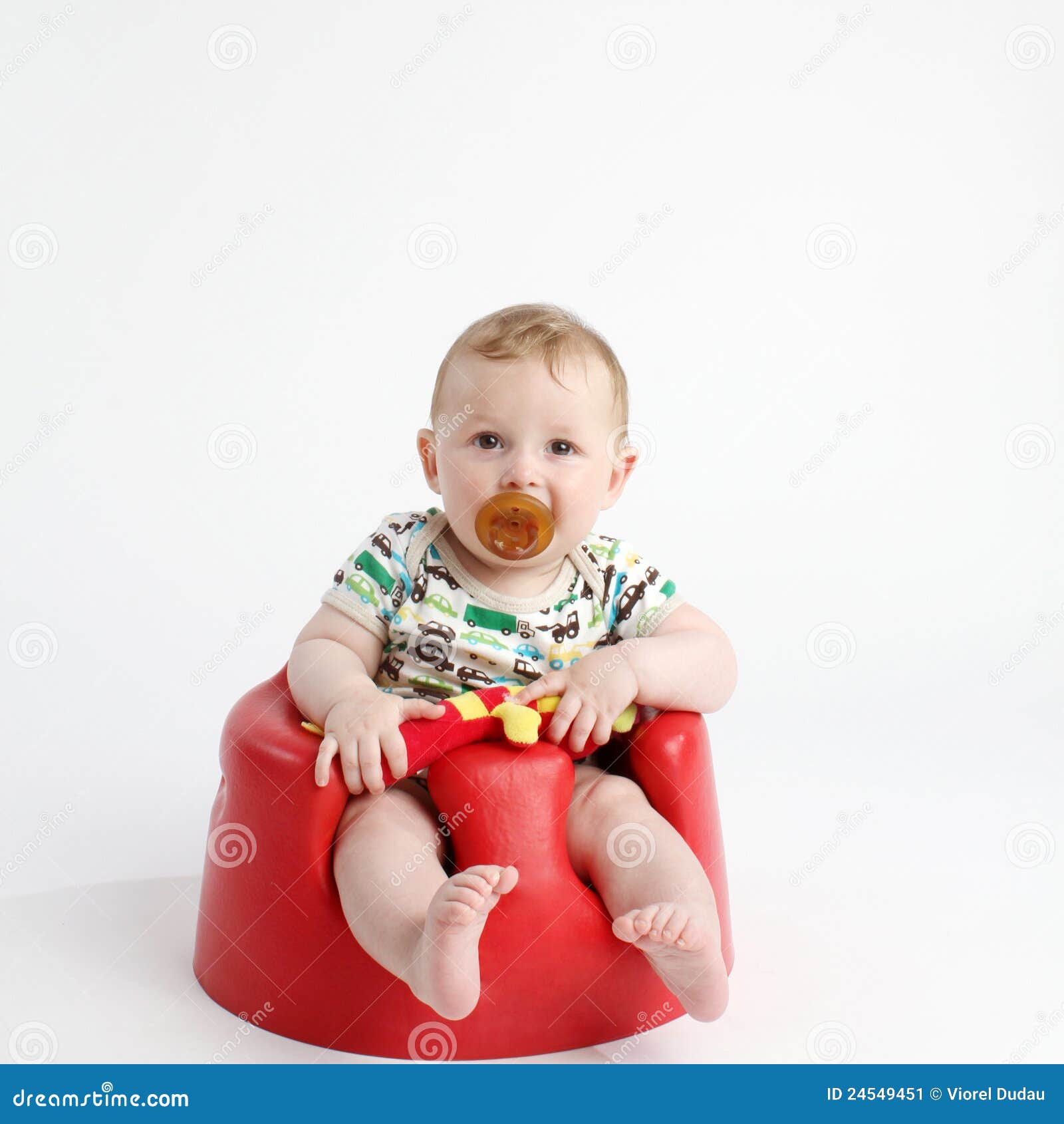 Bebê Sentado Na Cadeira Cosy Imagem de Stock - Imagem de contentamento ...
