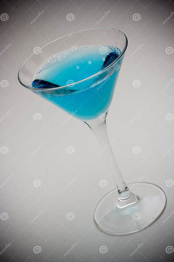 Bebida azul imagem de stock. Imagem de licor, partido - 2960909