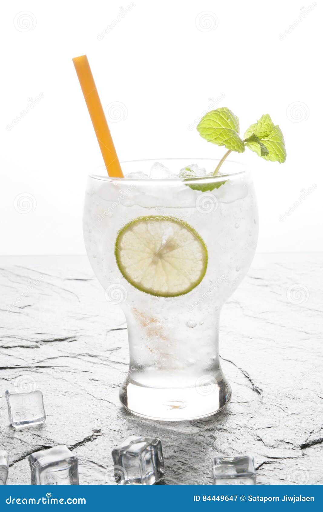 Bebida De Cal Sodada Con La Cal En Piedra Imagen de archivo - Imagen de ...