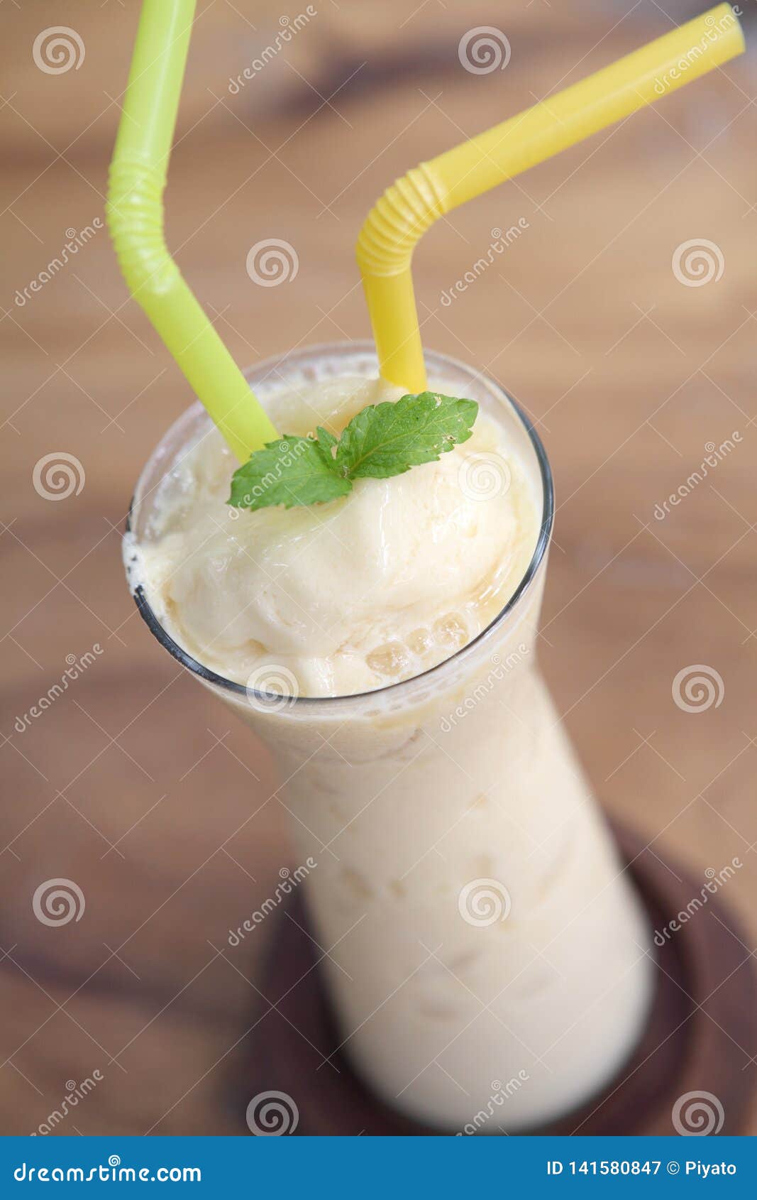 Bebida Del Frappe Del Mango Imagen de archivo - Imagen de alimento ...