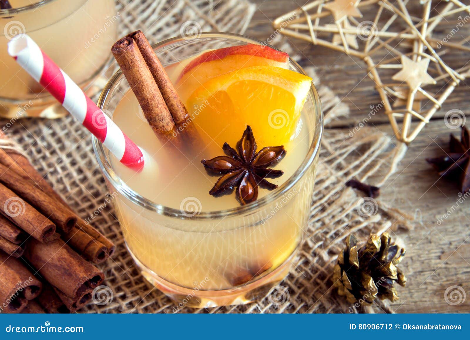 Bebida Do Toddy Quente Para O Natal Foto de Stock - Imagem de copo ...