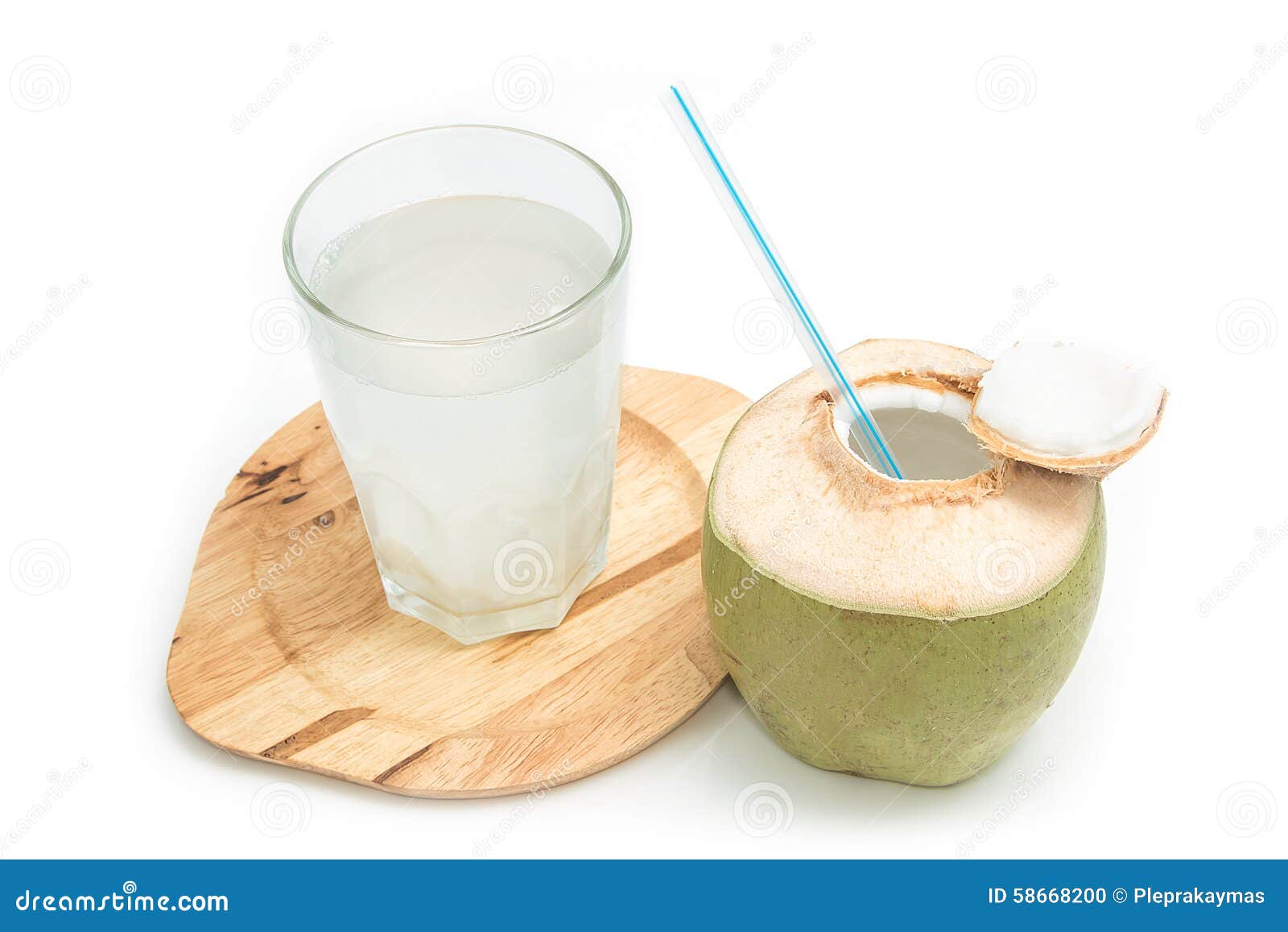 Bebida Fresca Del Coco Con El Coco Joven Foto de archivo - Imagen de ...