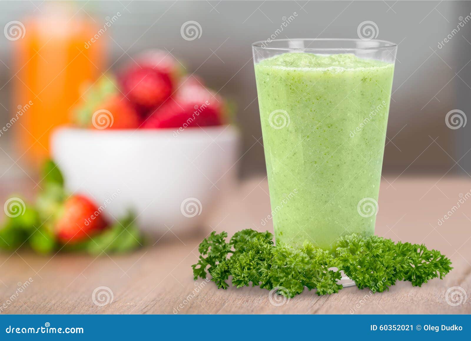 Bebida verde imagem de stock. Imagem de vitaminas, peso - 60352021