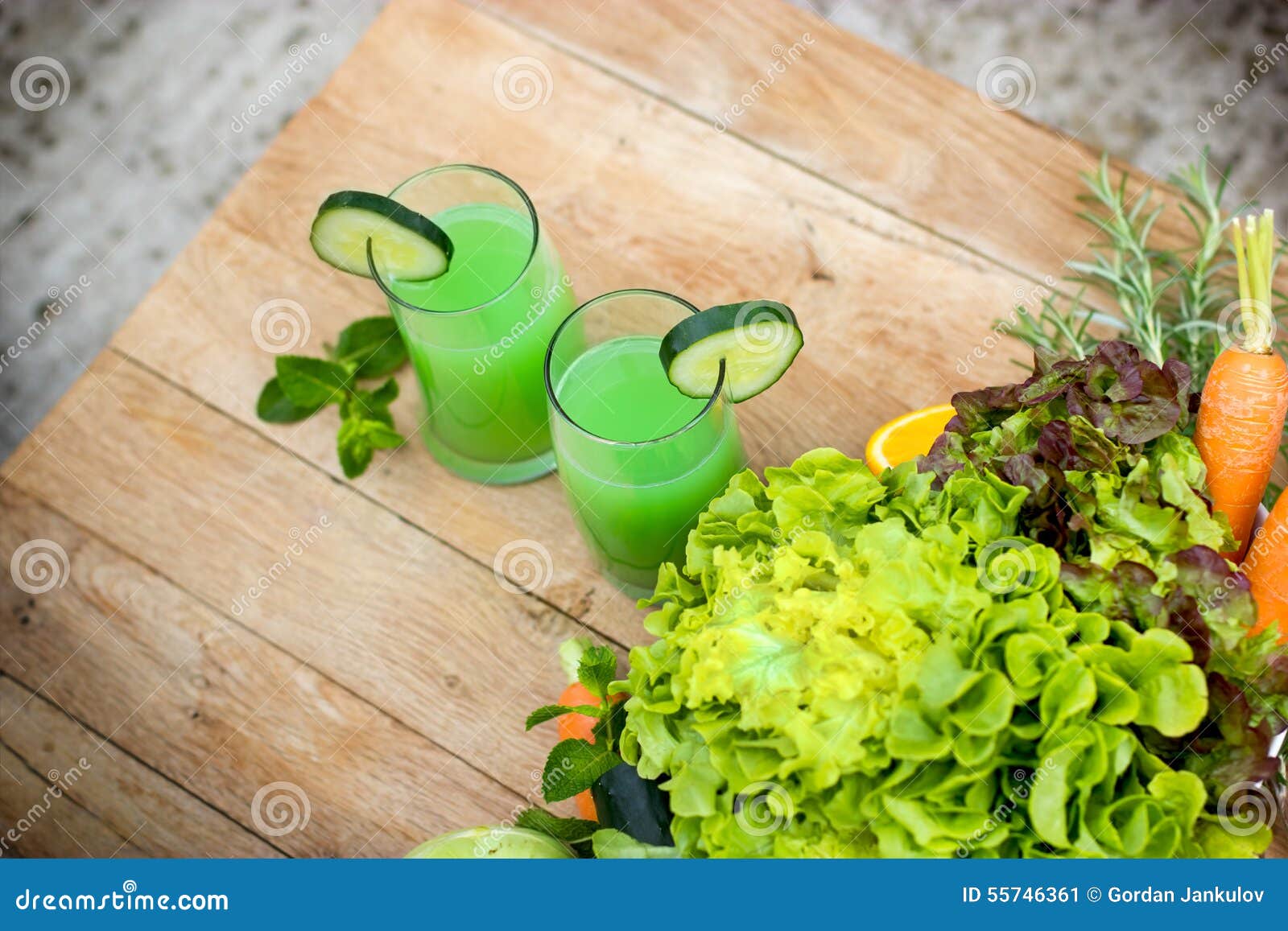 Bebida Verde - Jugo Verde (bebida Sana) Imagen de archivo - Imagen de ...