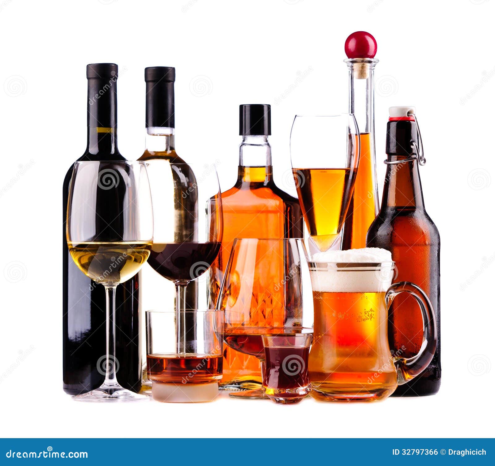 Bebidas Alcoólicas Diferentes Foto de Stock - Imagem de tiro, vidros ...