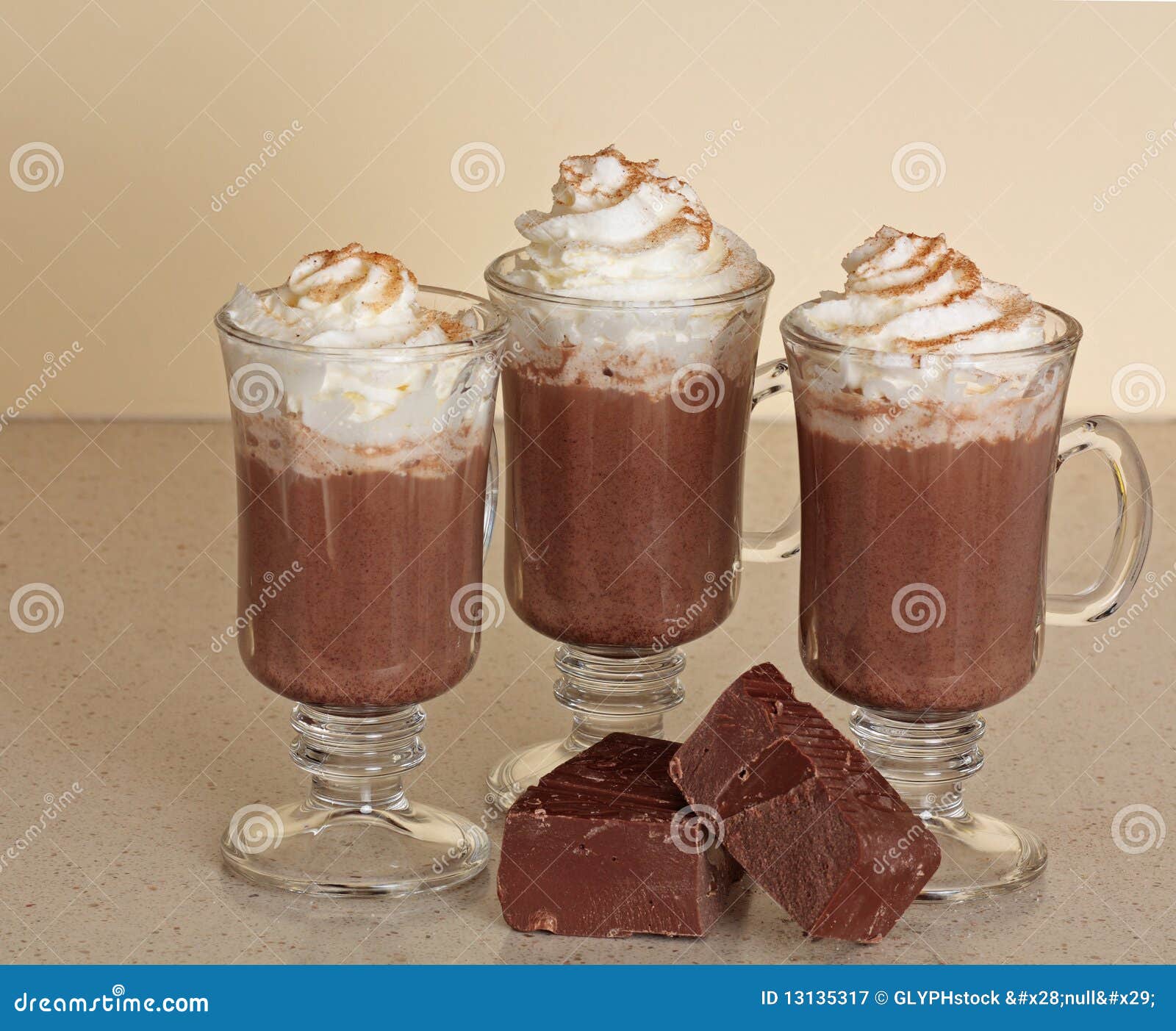 Bebidas do chocolate imagem de stock. Imagem de contador - 13135317
