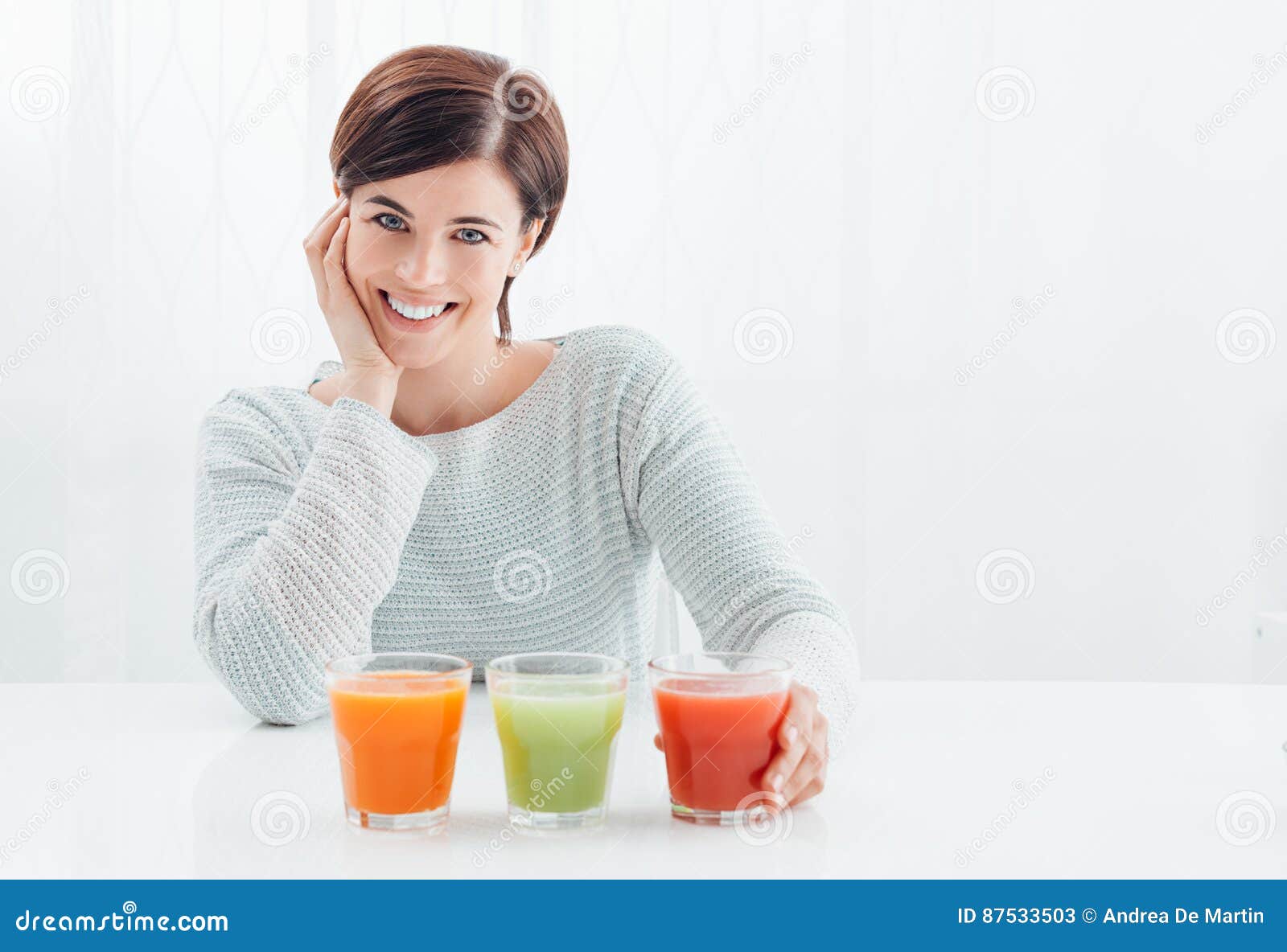 Bebidas naturales sanas imagen de archivo. Imagen de vegano - 87533503