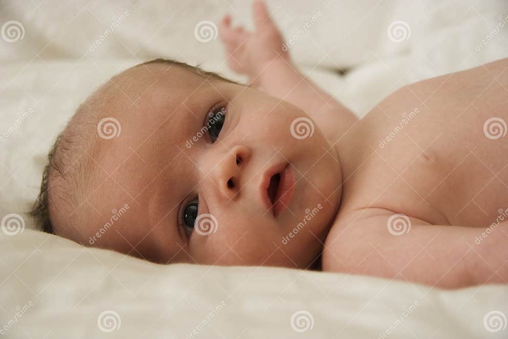 Bebé dulce imagen de archivo. Imagen de bebés, tenencia - 2196849