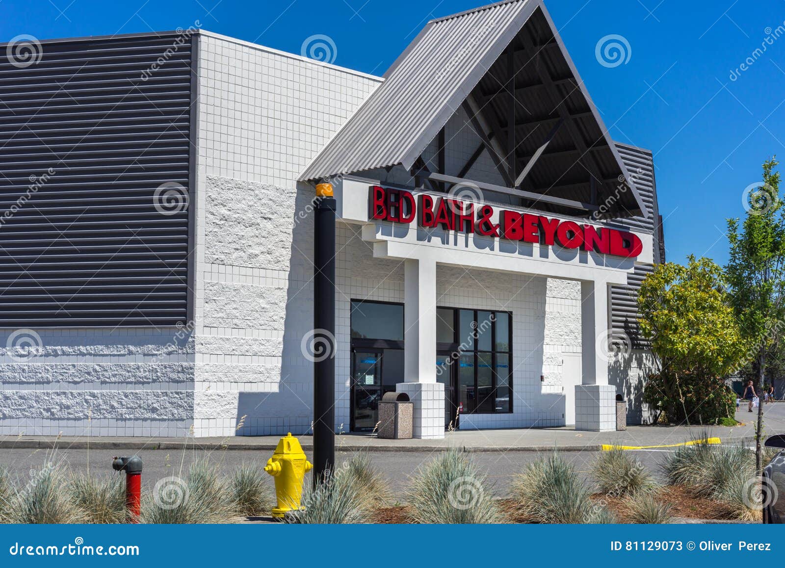 Bed Bath and Beyond editorial stock photo. Image of sales - 81129073