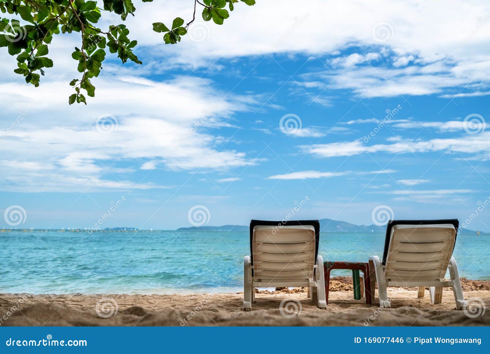 The Bed on the Beach for Relaxing or Sunbathing on a Relaxing Day ...