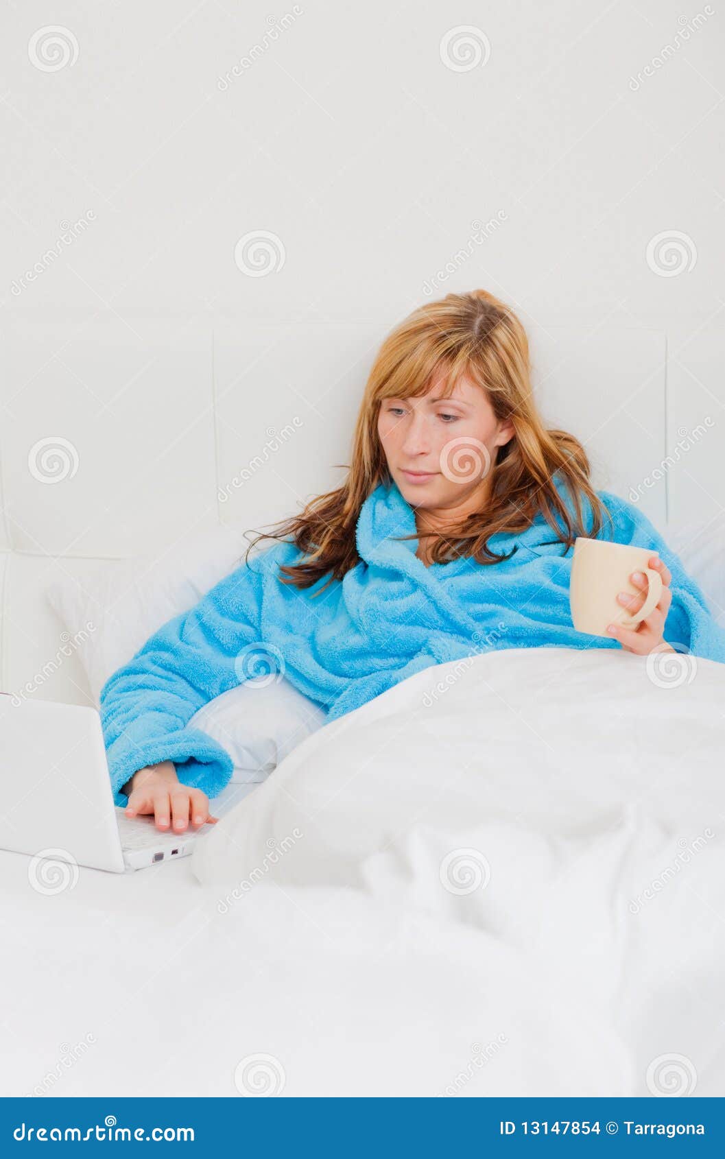Bed computer stock photo. Image of laptop, bedroom, browsing - 13147854