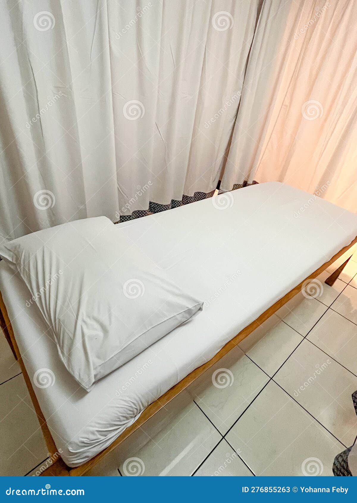 Bed for a Full-body Massage. Stock Image - Image of massage, room ...