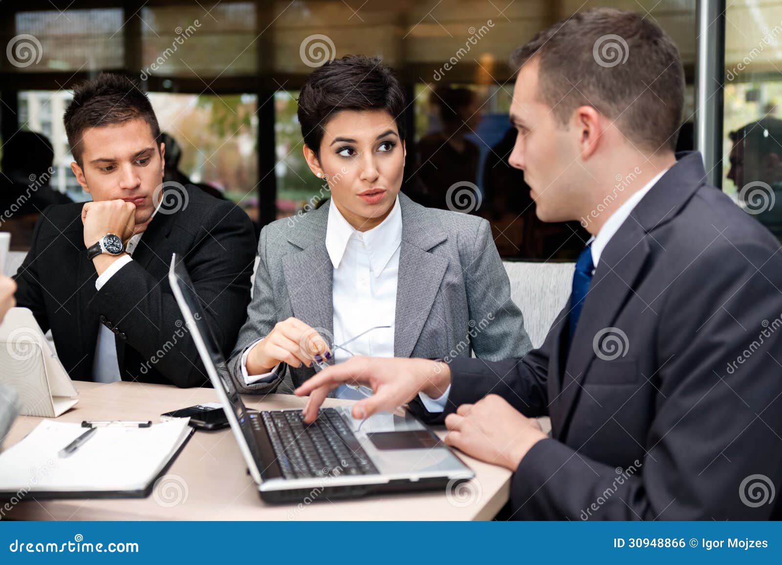 Bedrijfsmensen Die Bespreking Hebben Stock Foto - Image of zakenvrouw ...