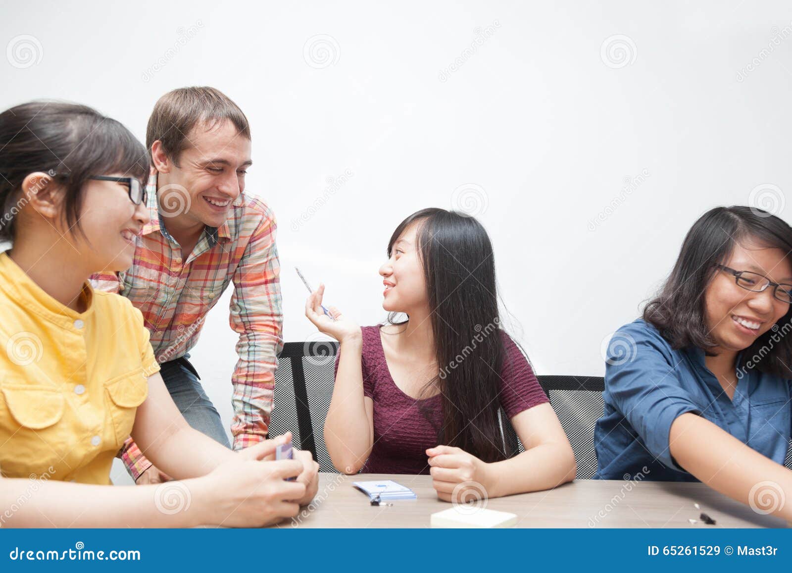 Bedrijfsmensen Team Discussing Man Talking Asian Stock Afbeelding ...