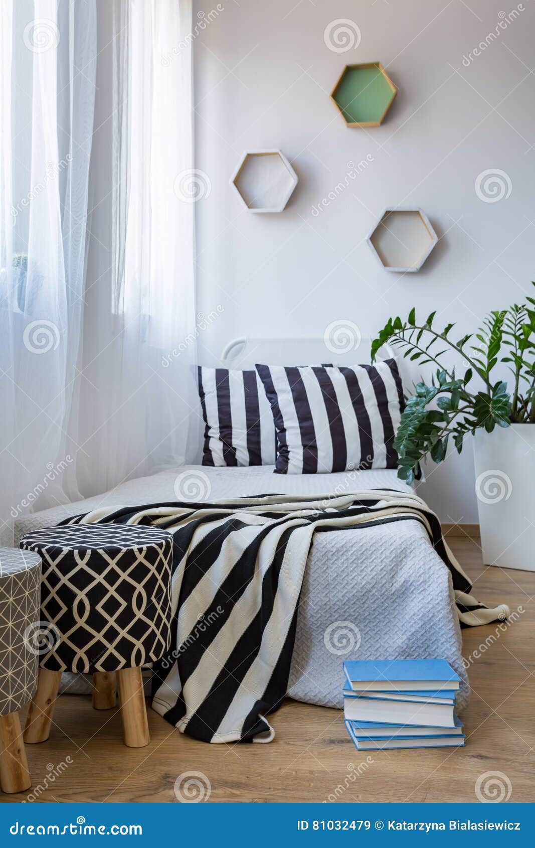 Bedroom with single bed stock image. Image of bedding - 81032479