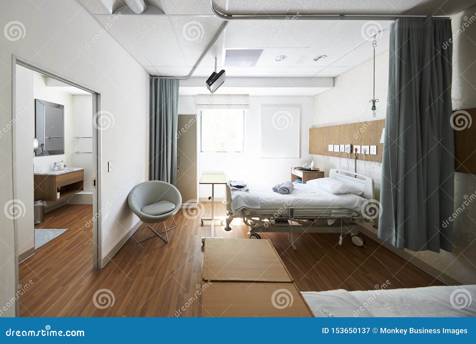 Beds in Empty Hospital Ward Stock Image - Image of medicine, horizontal ...