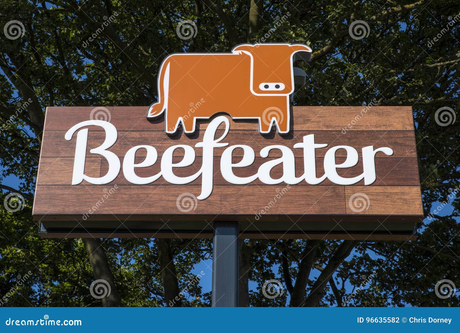 Beefeater-Logo redaktionelles stockfotografie. Bild von brauerei - 96635582
