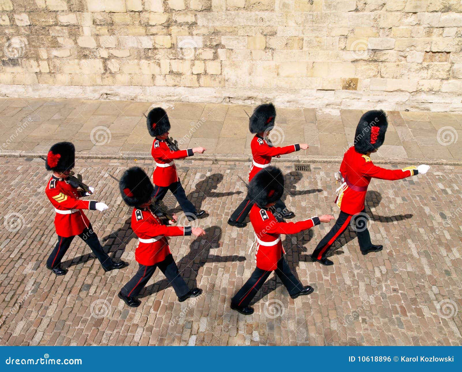 BEEFEATERS, LONDON - AUGUST 03 Editorial Photo - Image of london ...