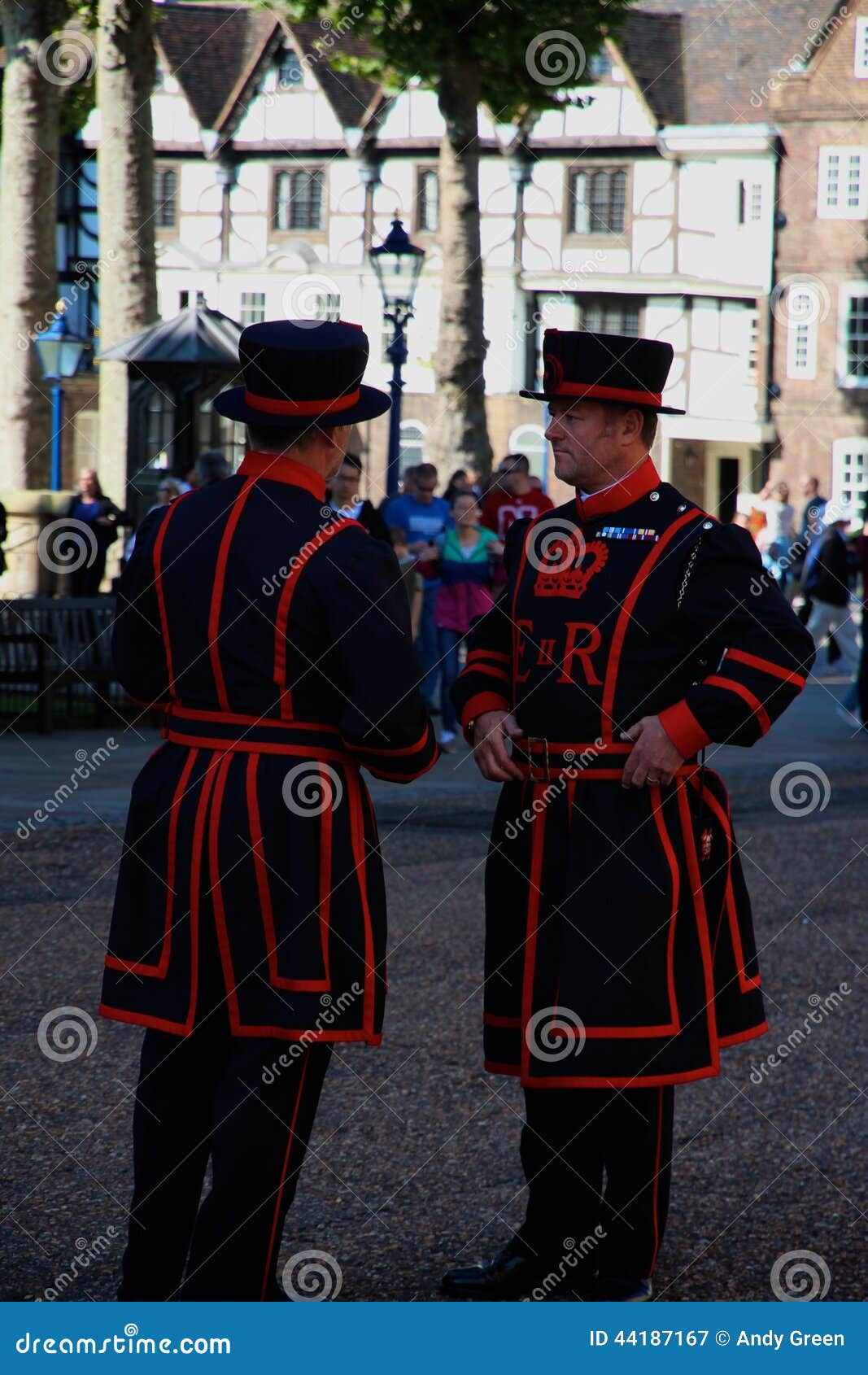 Beefeaters at the Tower of London Editorial Photography - Image of ...