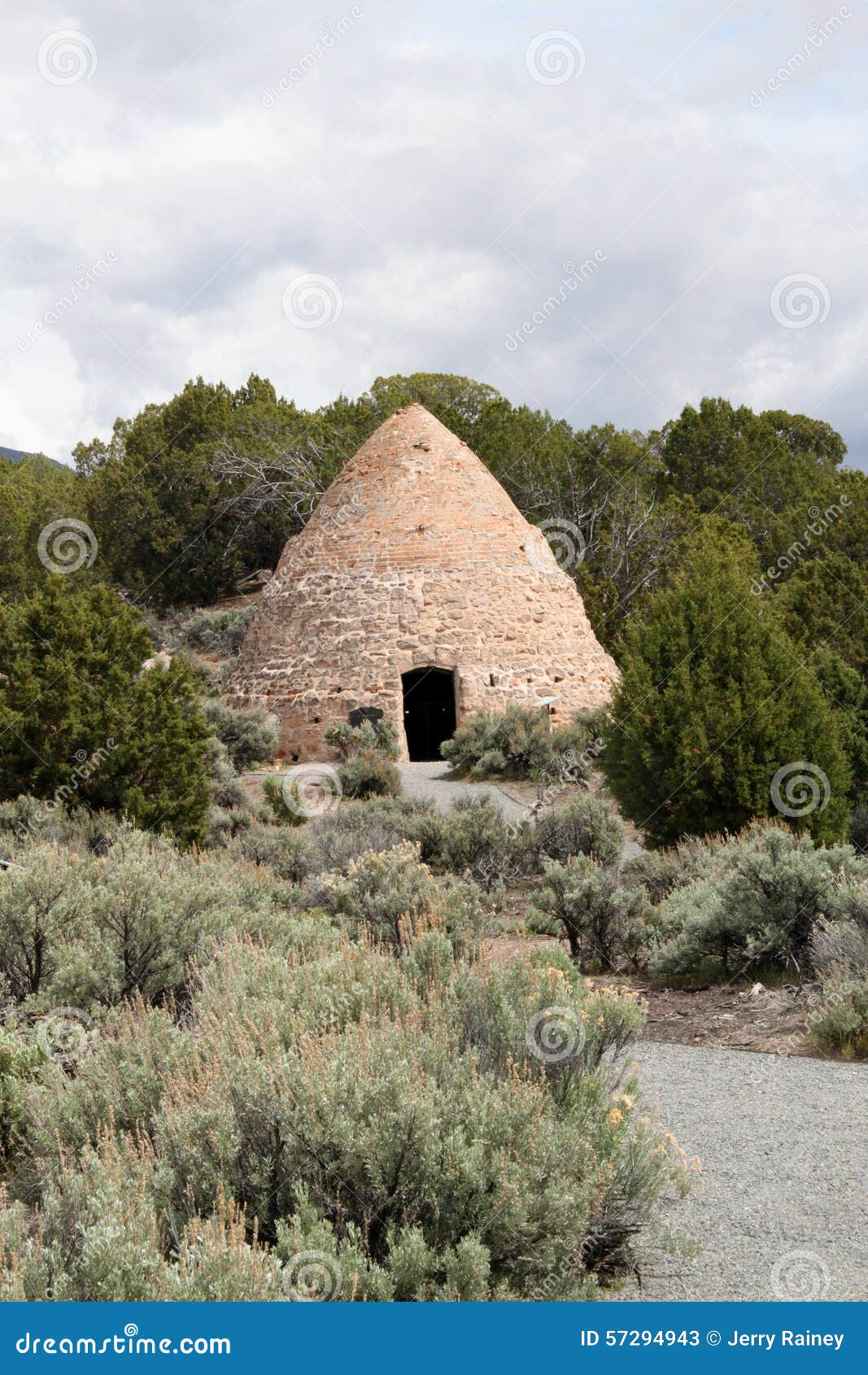 Beehive Building Furnace Stock Photos - Free & Royalty-Free Stock ...
