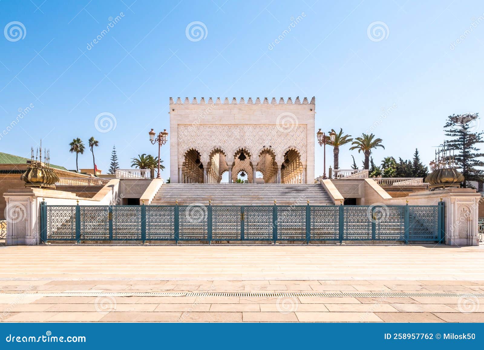 Beeld Van Het Mausoleum Van Mohammed V in Rabat Marokko Stock Foto ...