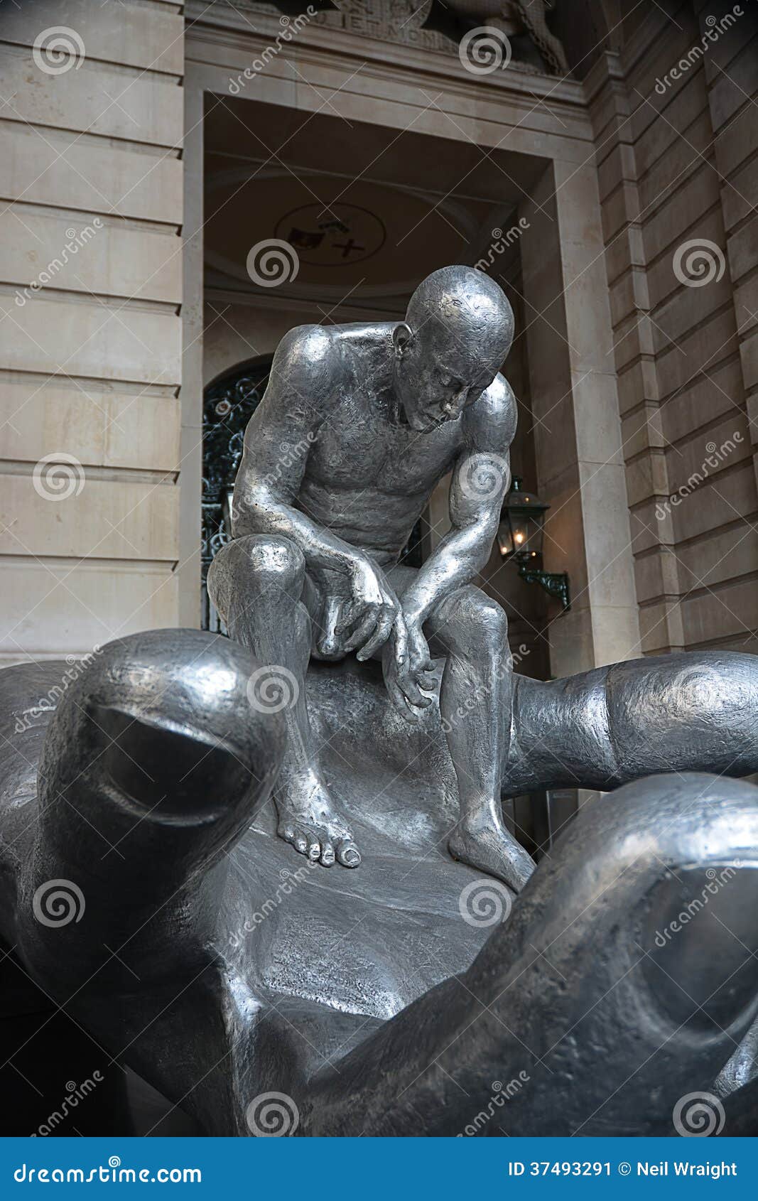 Beeldhouwwerk. De Hand Van God Redactionele Foto - Image of depressie ...