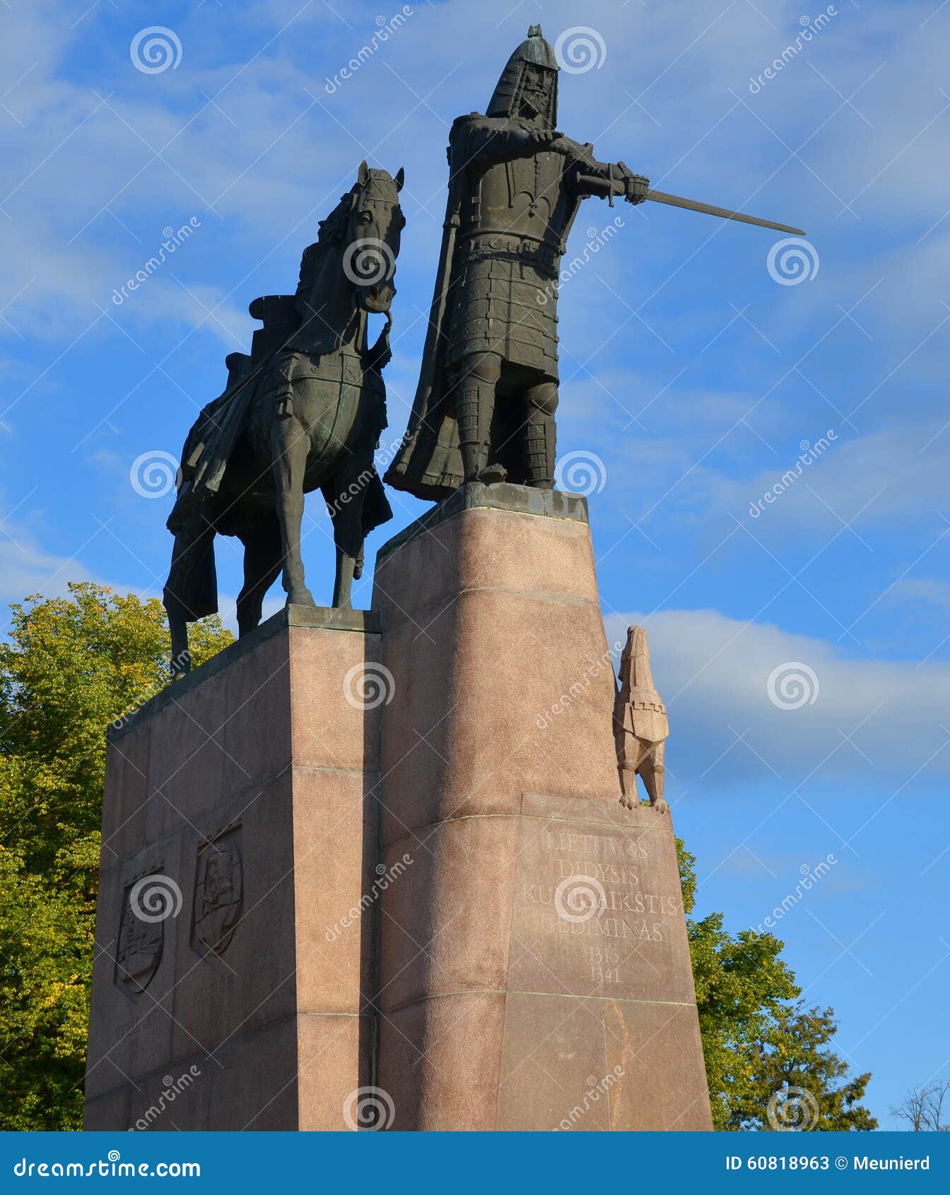 Beeldhouwwerk Van Groot Duke Gediminas Redactionele Stock Foto - Image ...