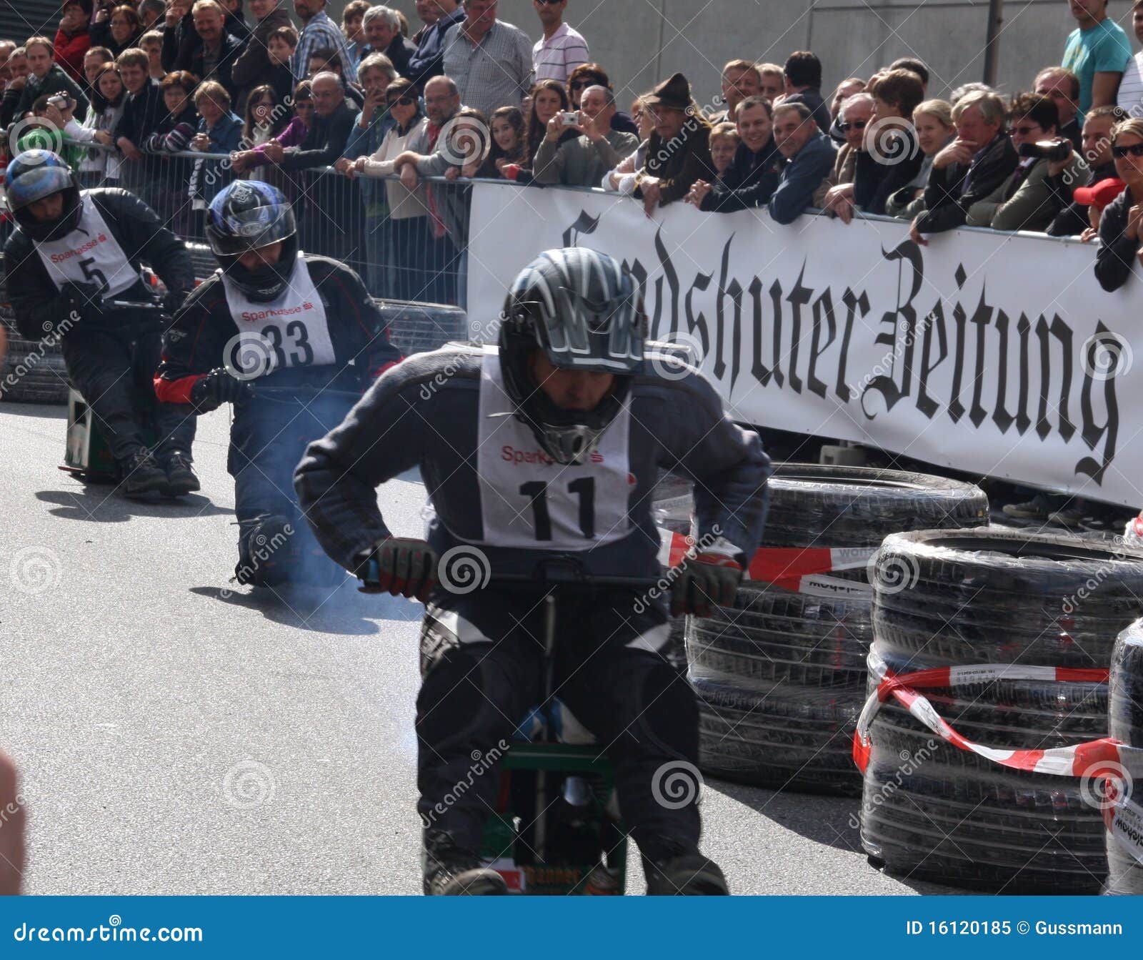 Beer crate racing editorial image. Image of power, motor - 16120185