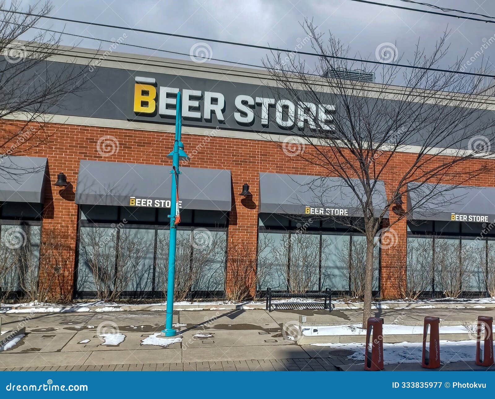 Beer Store Sign on the Wall Editorial Photography - Image of brewery ...