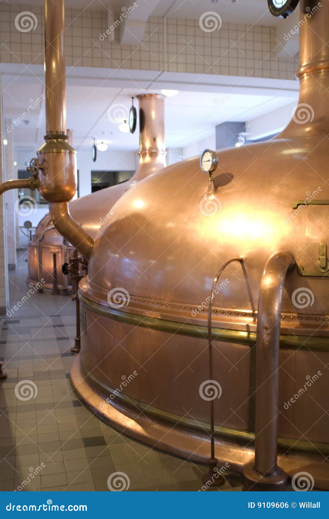 Beer vat editorial photo. Image of liquor, pipes, european - 9109606