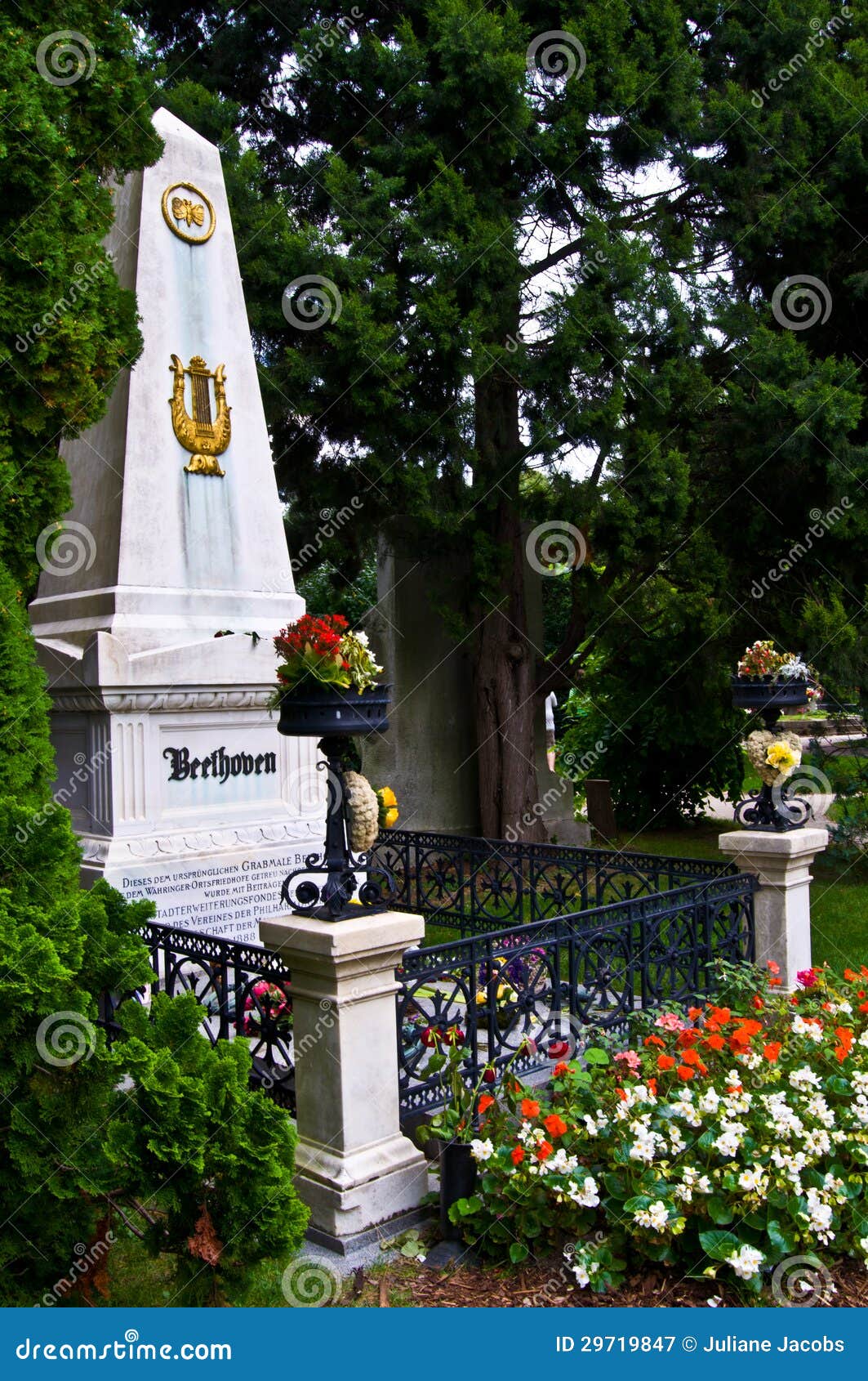 Beethoven Grave