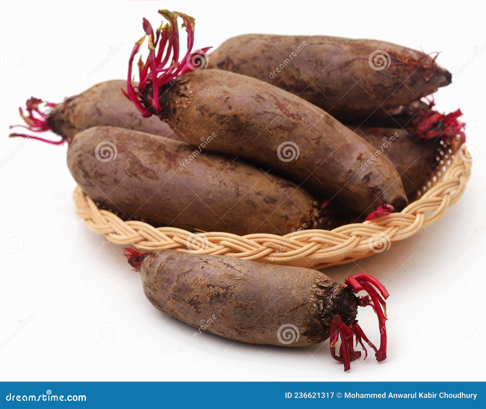 Beetroot in a basket stock image. Image of beetroot - 236621317