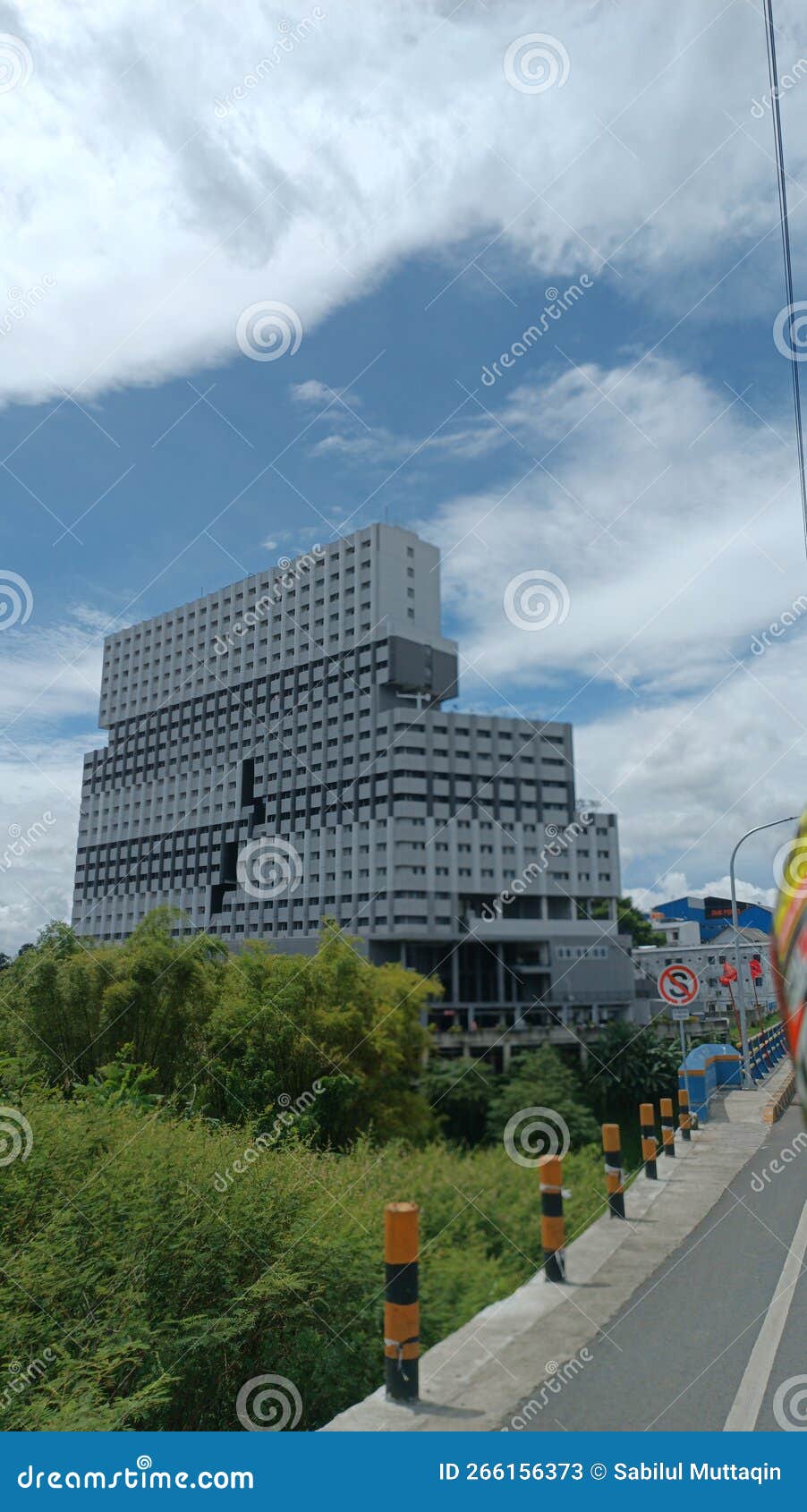 Begawan Hotel from Begawan Bridge Editorial Stock Photo - Image of ...