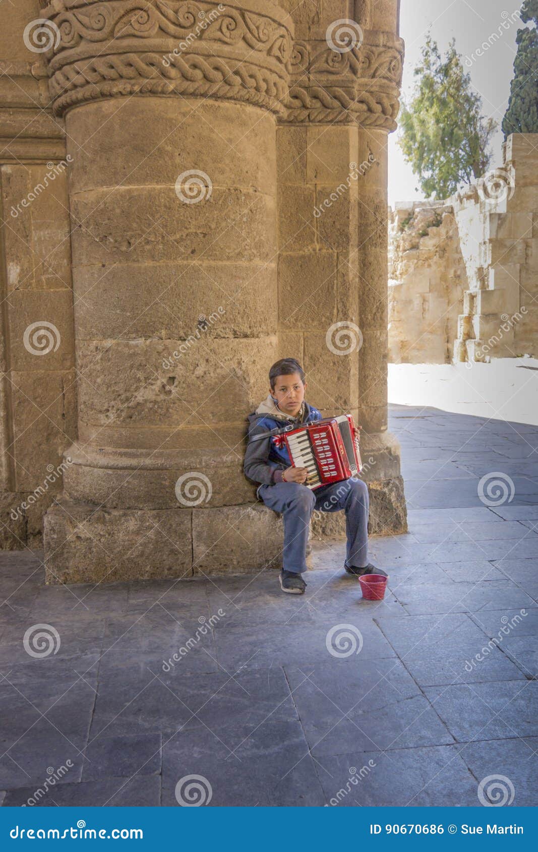 Beggar Boy Playing Accordian Editorial Photo - Image of homeless ...
