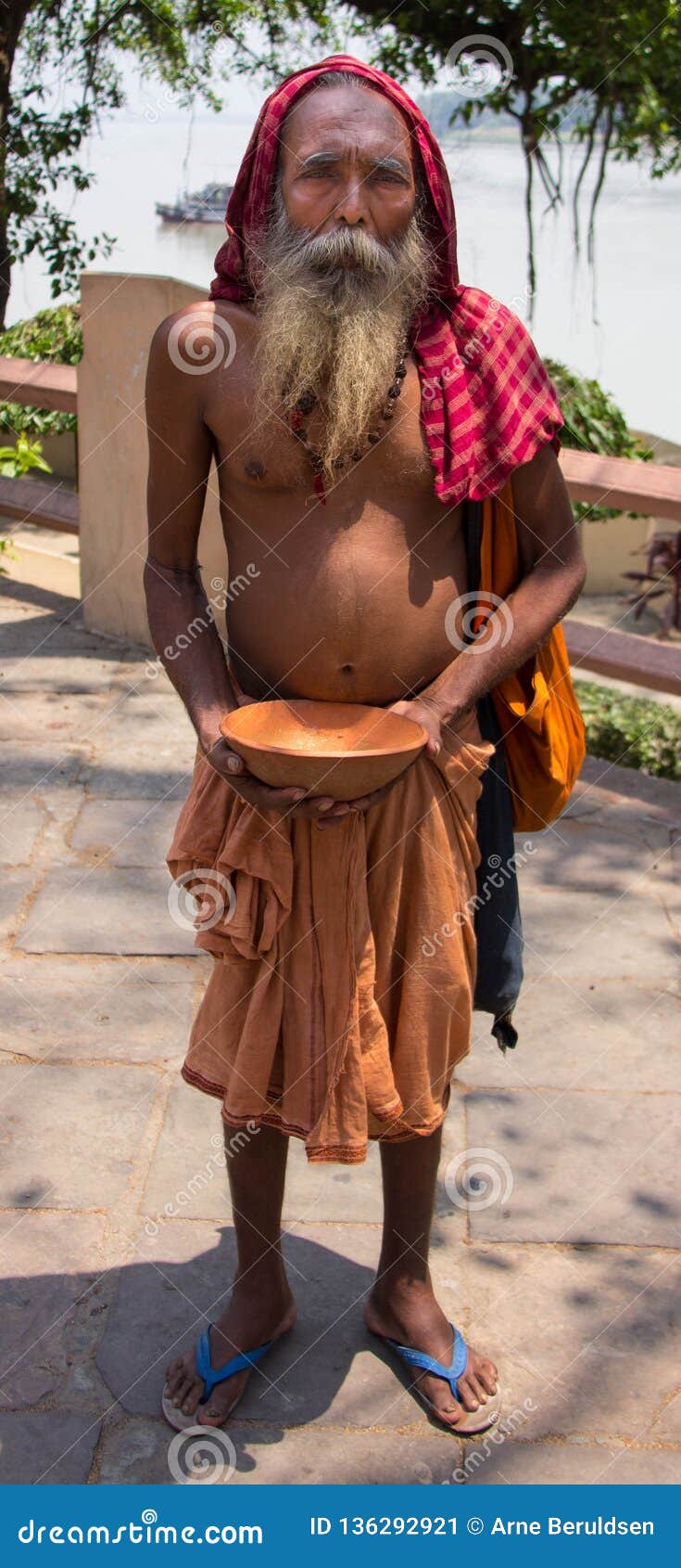 Begging in India editorial photo. Image of poor, india - 136292921