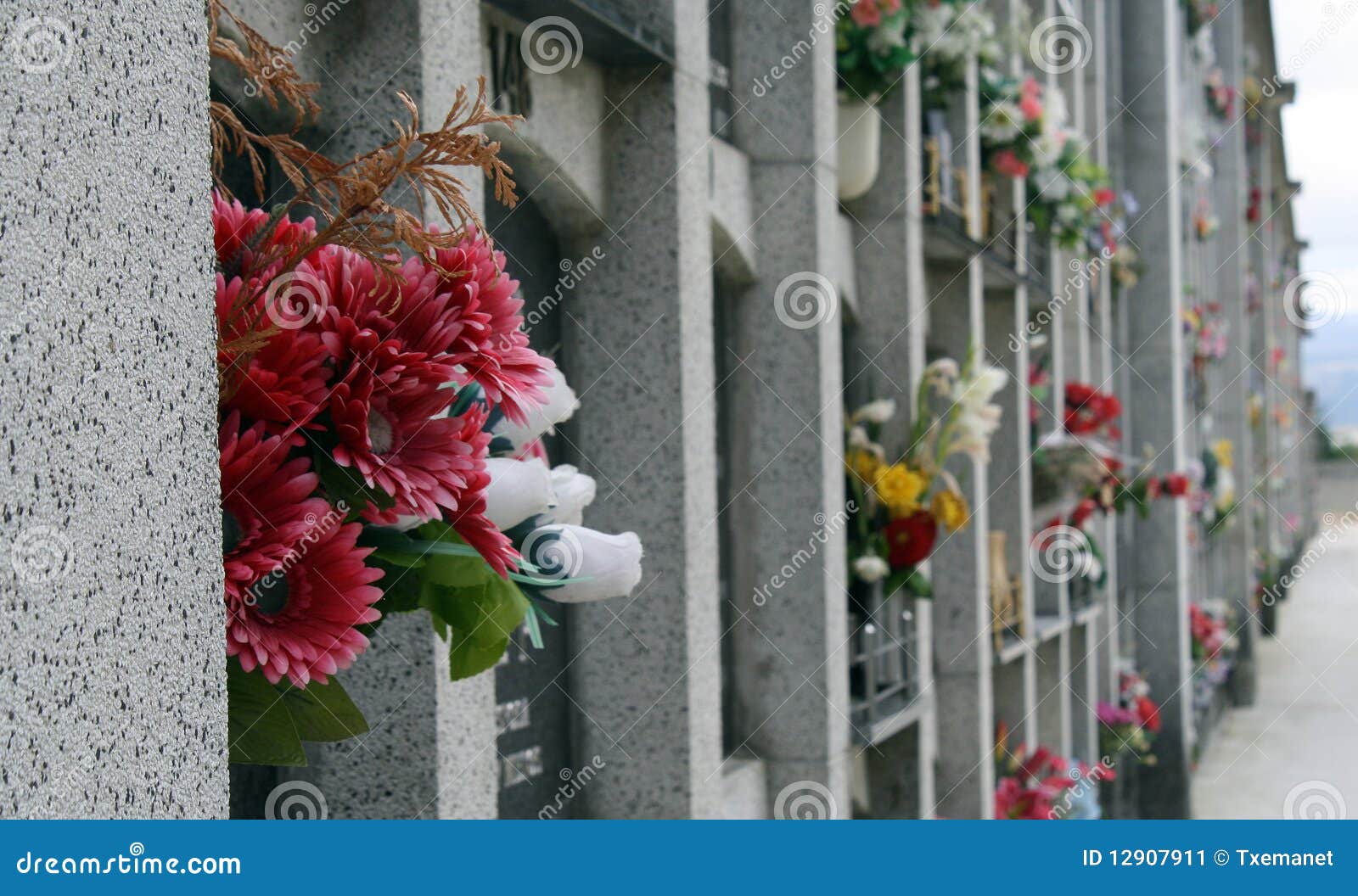 Begraafplaats Pamplona. stock afbeelding. Image of katholiek - 12907911